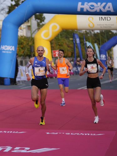 Esther Pfeiffer löst Ticket für die EM in Rom | Niedersächsischer ...